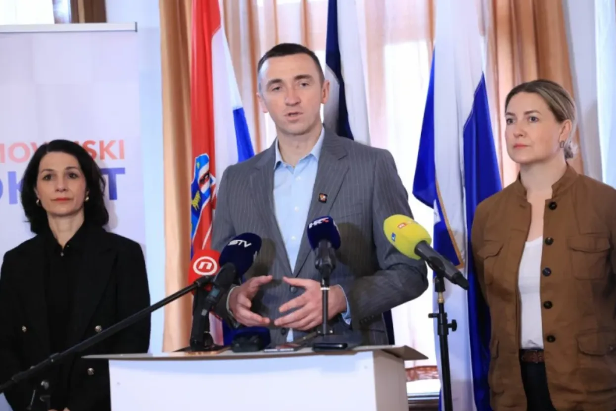 Domovinski pokret: "Nema koristi od biranja između plavog i crvenog brda"