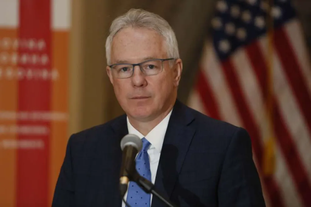 Murphy: "SAD će nastaviti sa sankcijama"